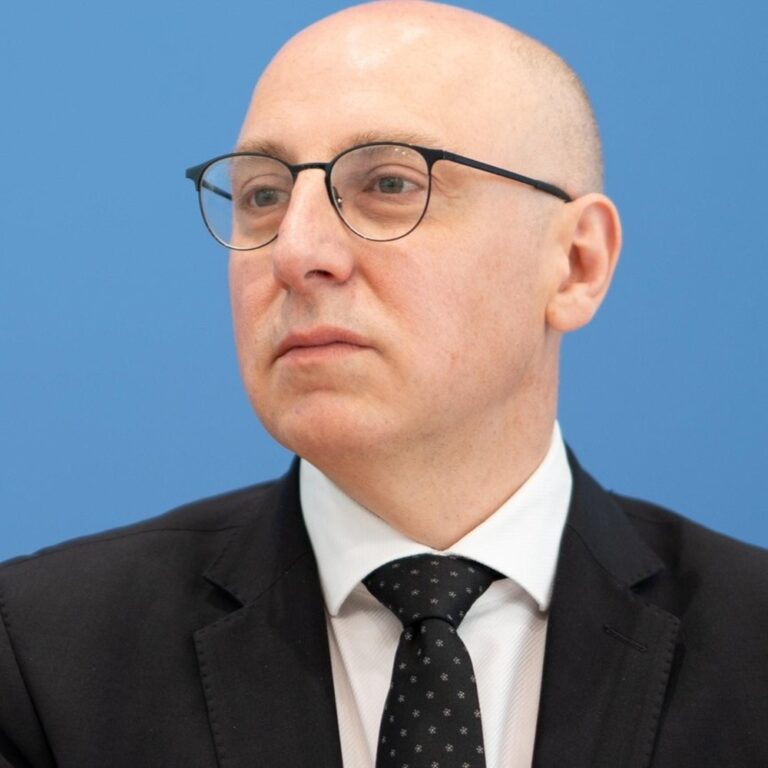 Weigert wird neuer Leiter der Abteilung „Wirtschaftspolitik” im ...